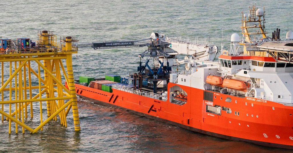 First Norwegian Walk To Work Contract For Ampelmann | Ocean News ...